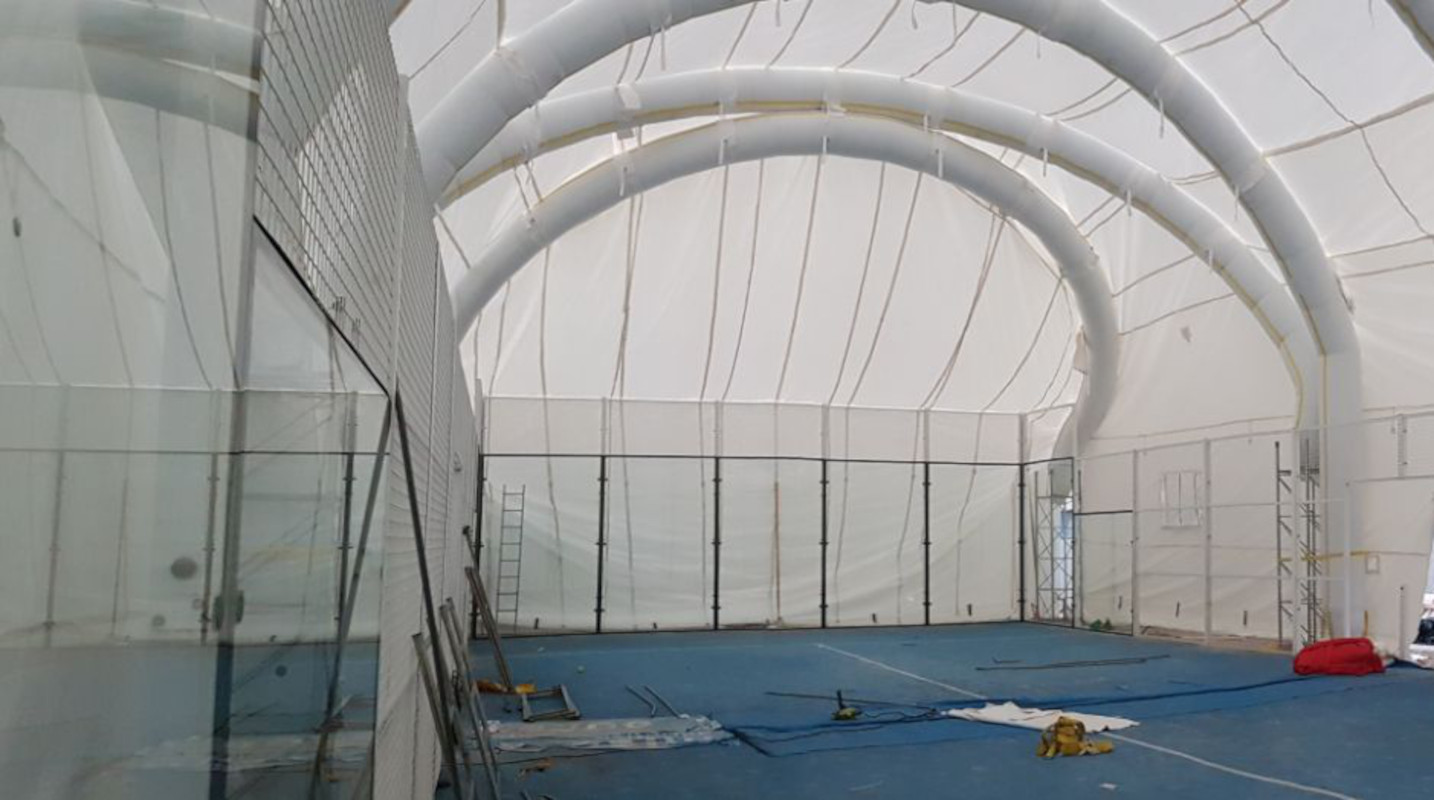 Coperture campi paddle: gonfiabili pneumatiche senza permessi edilizi ...